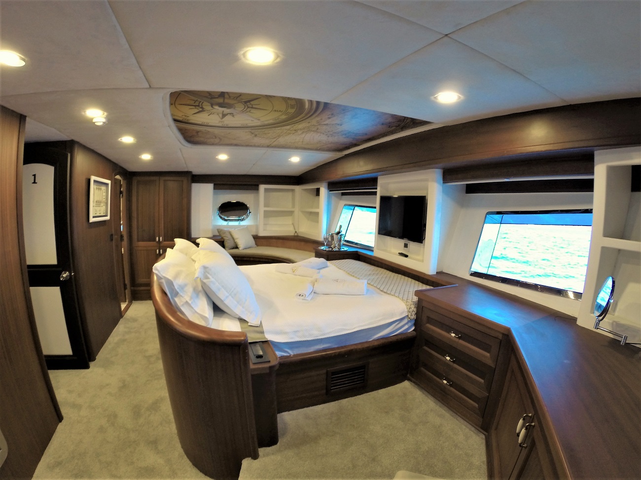 Vento Design Image Gallery – Luxury Yacht Browser | by CHARTERWORLD ...